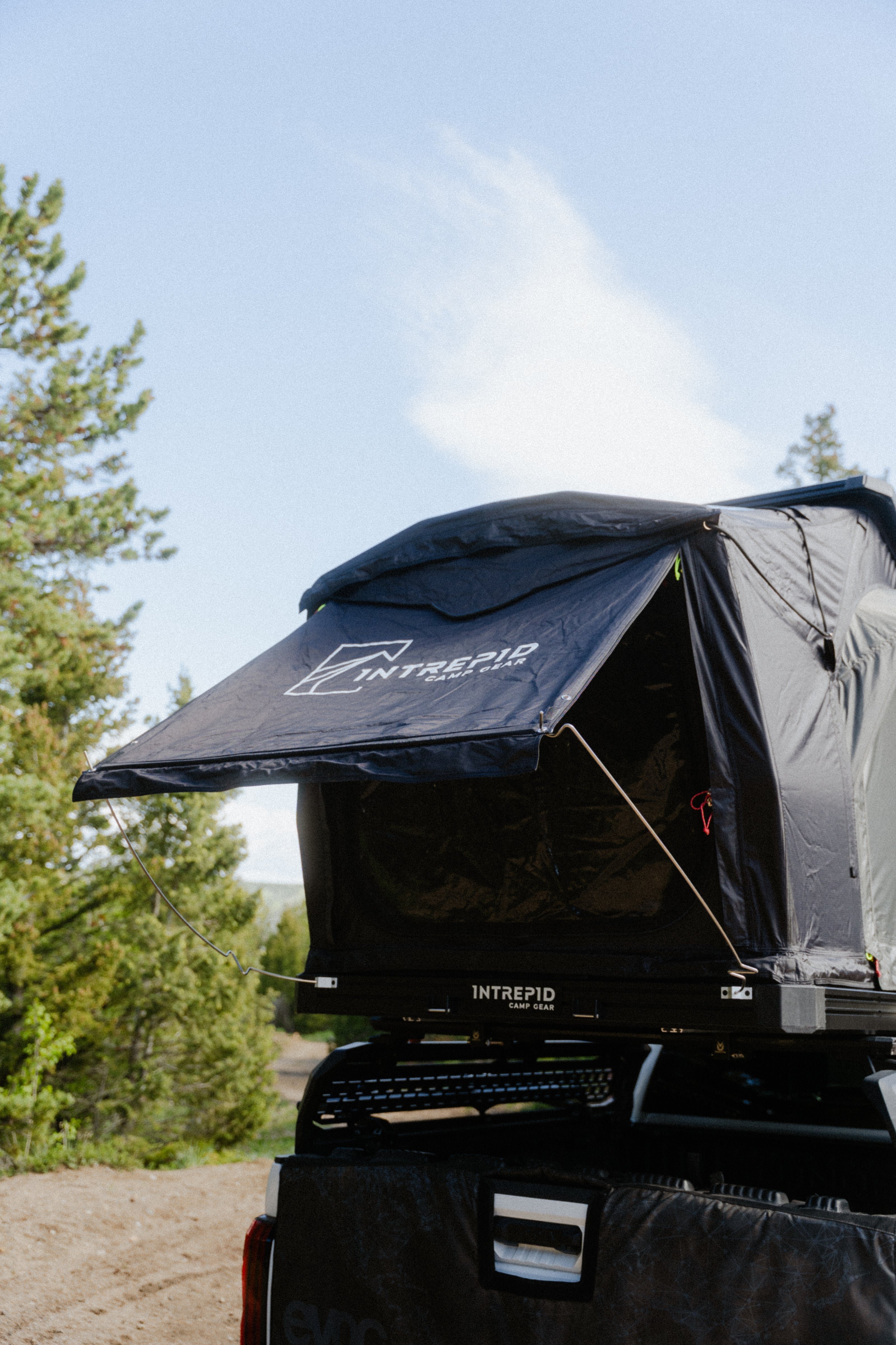 Geo 3.0 Pro Rooftop Tent | Large Tent with Heater & AC Port – Intrepid ...