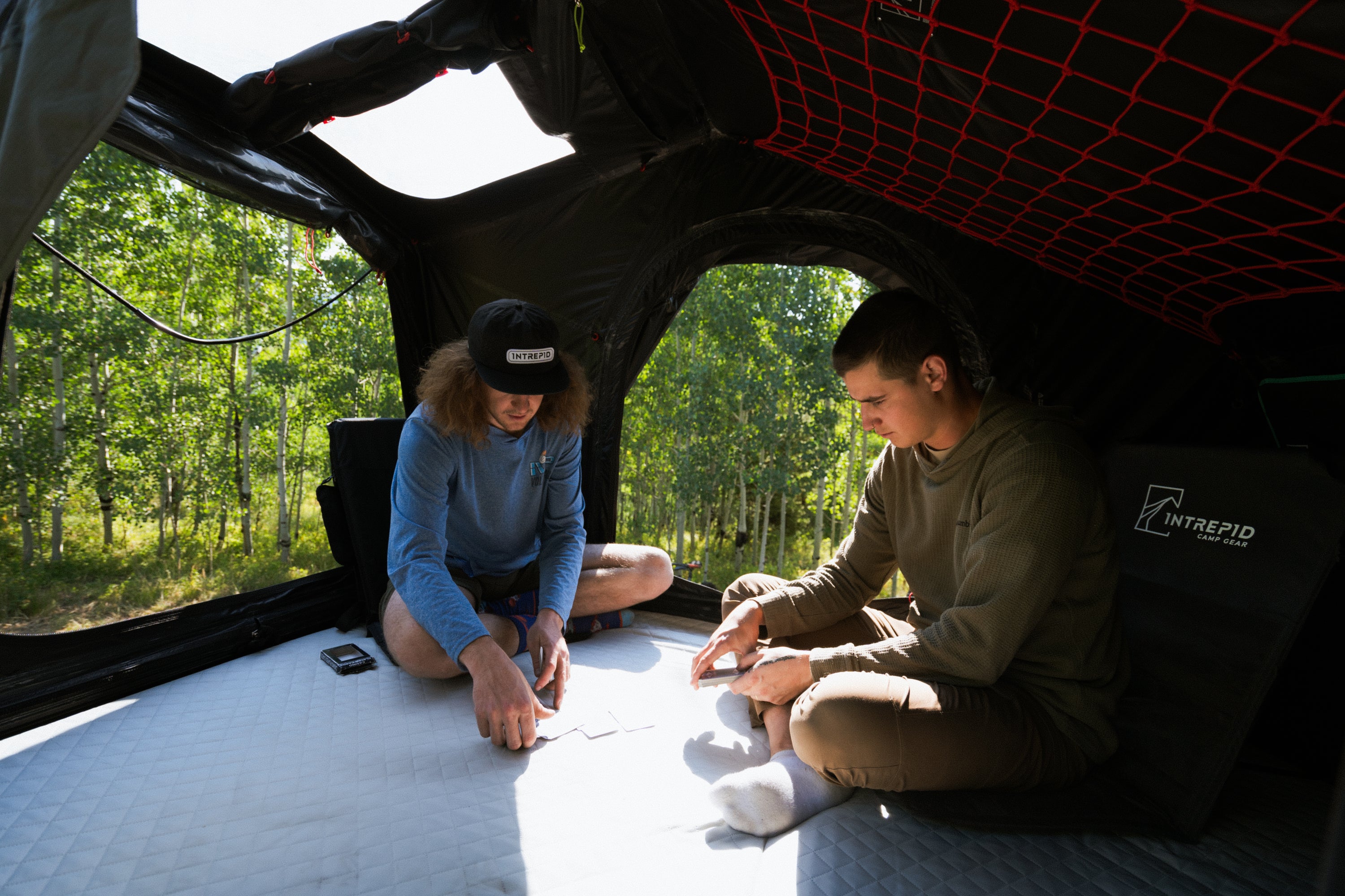 Geo 3.0 Pro Rooftop Tent | Large Tent with Heater & AC Port – Intrepid ...